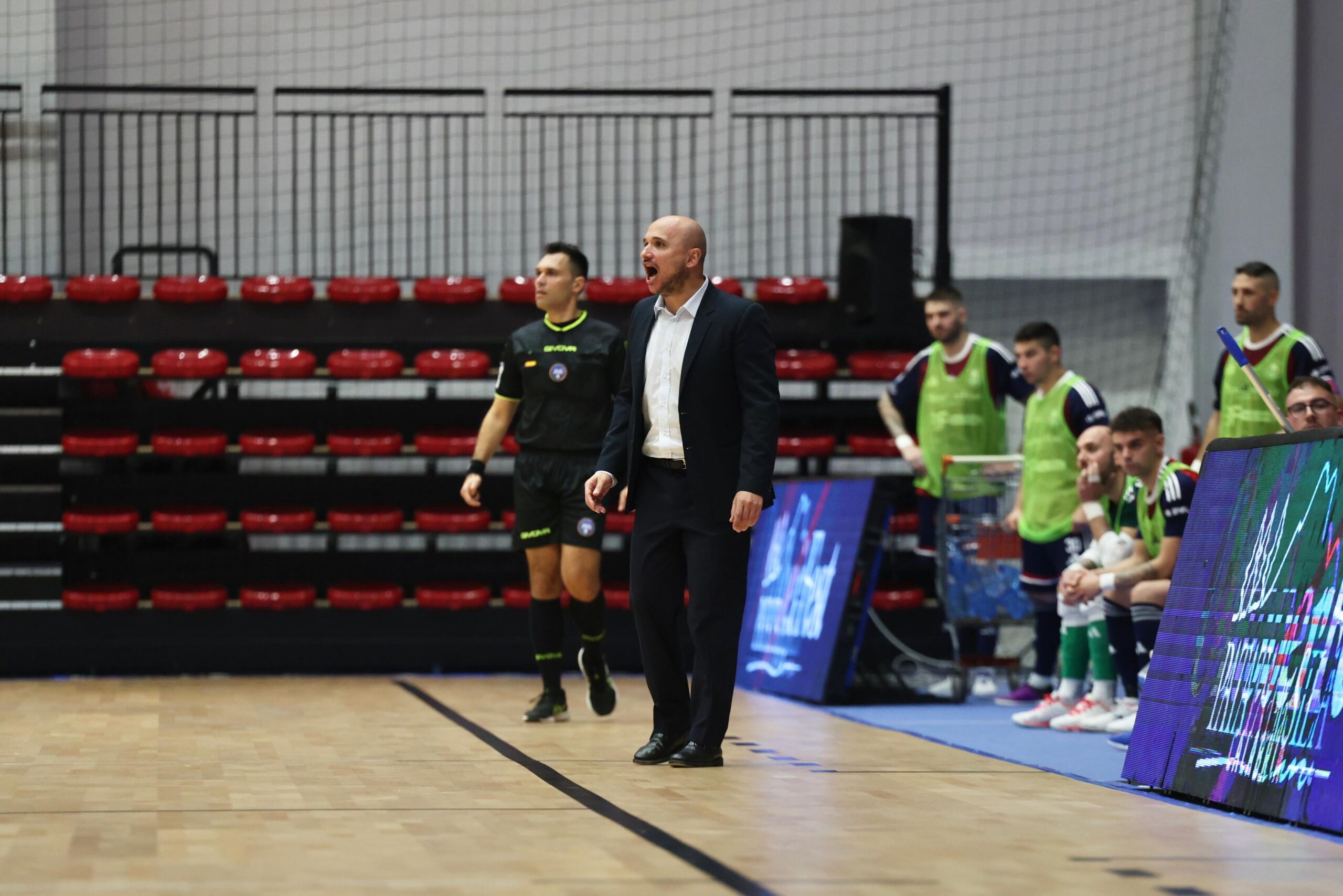 Da 1-4 a 4-4 con il Napoli, ma i lupi schiumano di rabbia. Paniccia ...